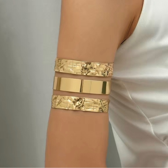 Passion of Essence | Jewelry | Gorgeous Golden 8k Gold Plated Alloy Arm ...
